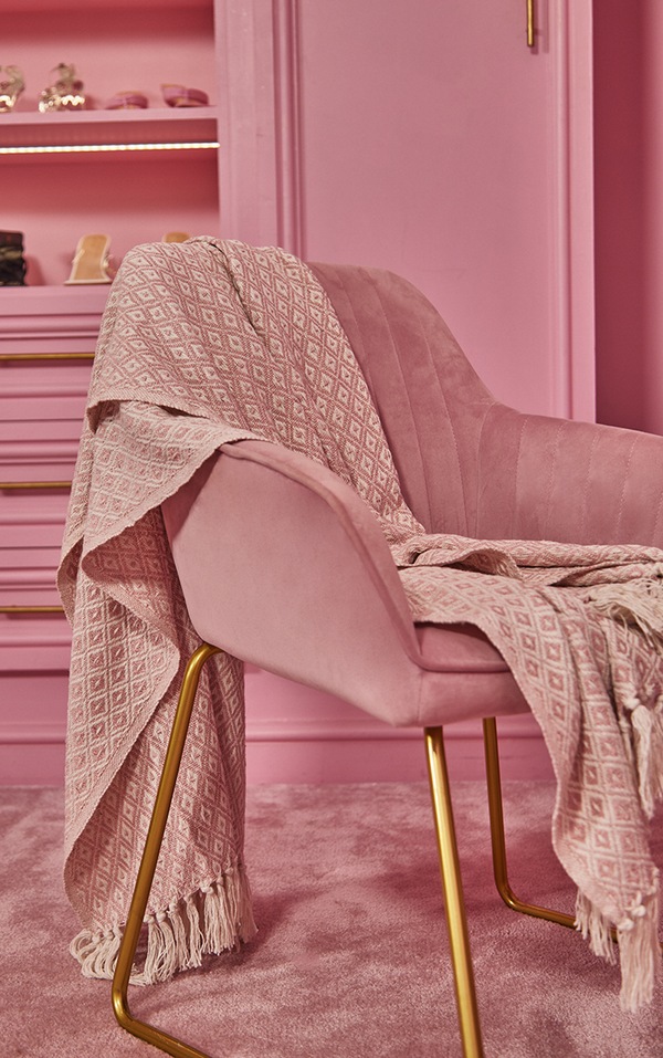 Pink Geo Throw | Home & Beauty | PrettyLittleThing AUS