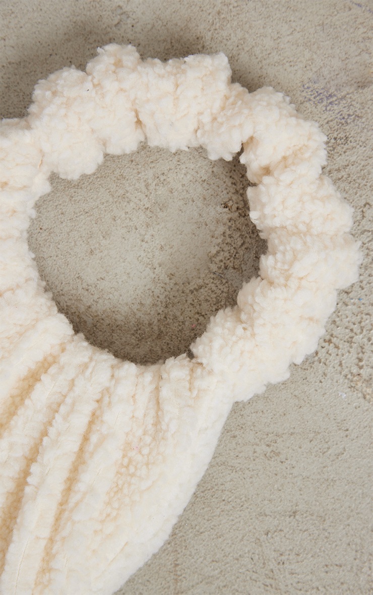 Cream Borg Extreme Ruched Shoulder Bag | PrettyLittleThing