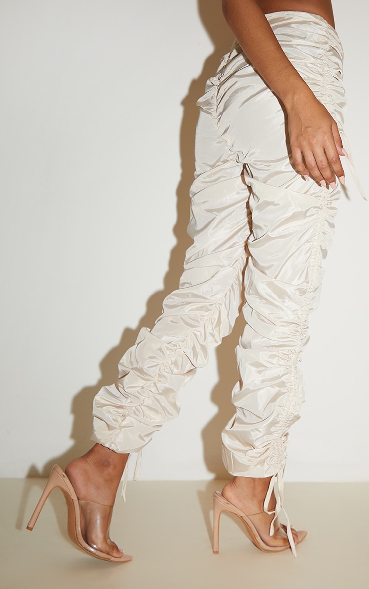 Petite Cream Ruched Cargo | Petite | PrettyLittleThing