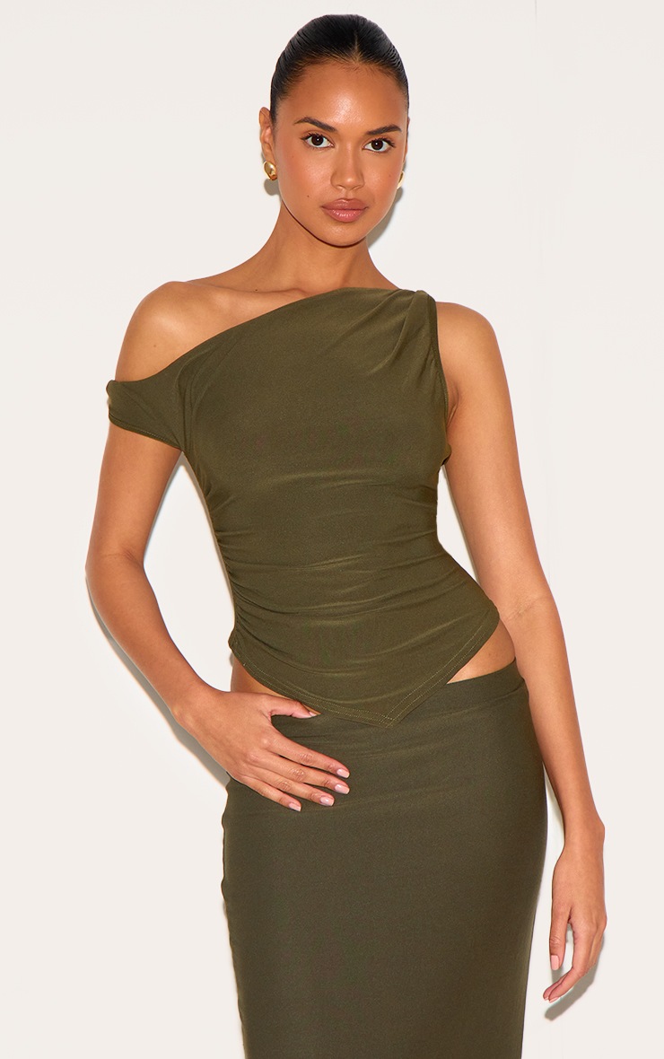 Women's Green Tops | Green Crop Tops | PrettyLittleThing