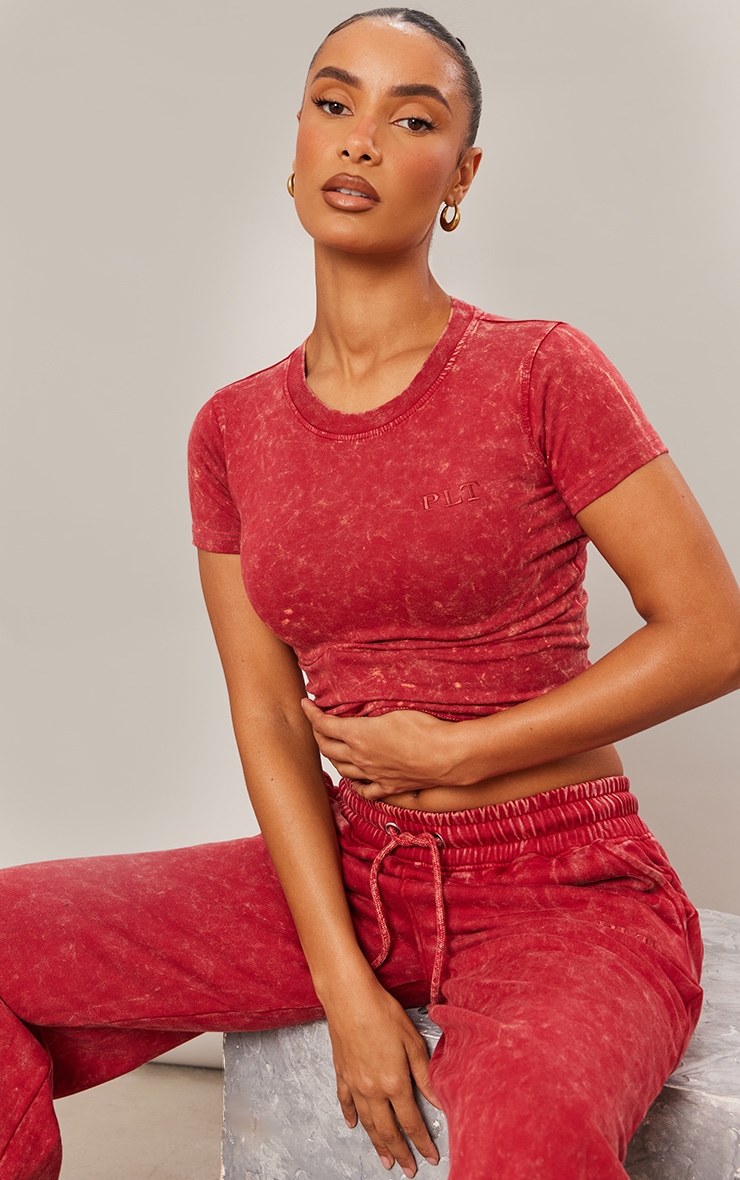 Red Washed Cotton Longline Fitted T-shirt | Sweat | PrettyLittleThing USA