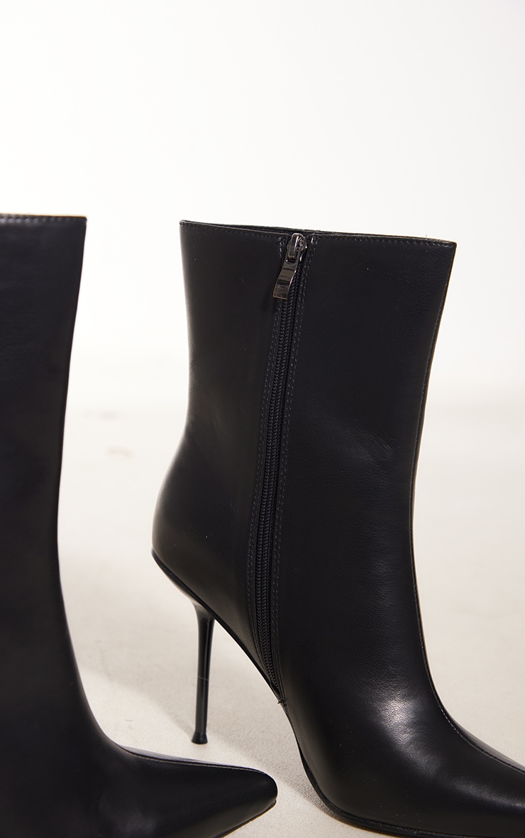 Bottines Pointues En Similicuir Noir À Talon Mi-haut | PrettyLittleThing FR