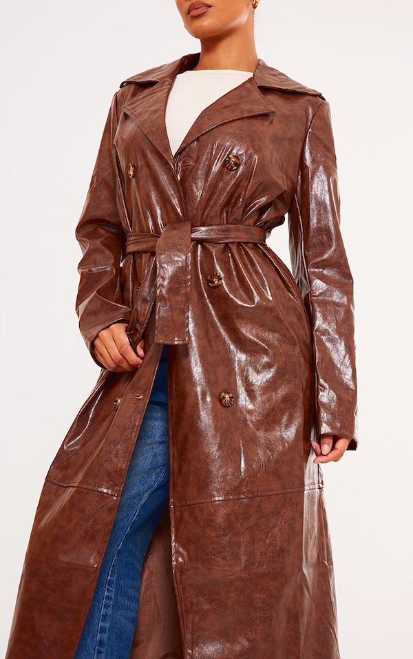 Trench Marron Effet Usé À Double Boutonnière | PrettyLittleThing FR