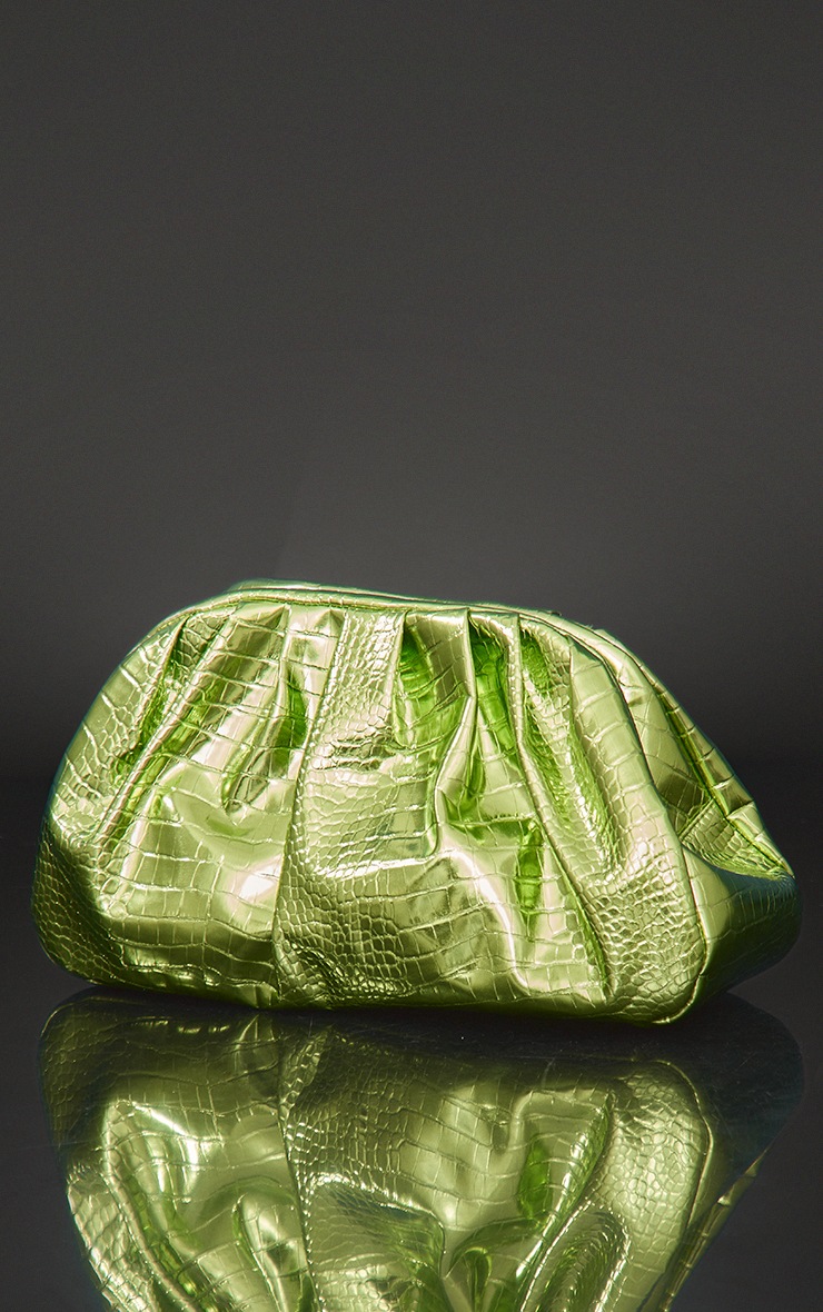 Pochette ample verte métallisée | PrettyLittleThing FR