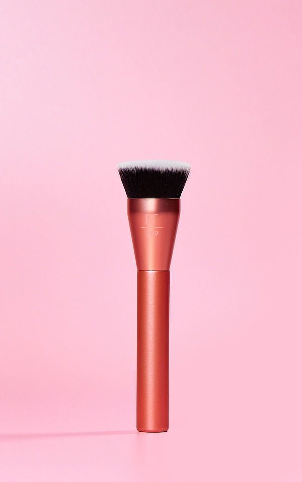 Real Techniques Glow Round Base Makeup Brush | PrettyLittleThing