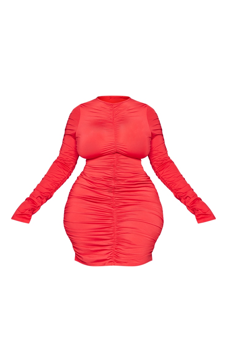 Plus Robe moulante rouge froncée | PrettyLittleThing FR