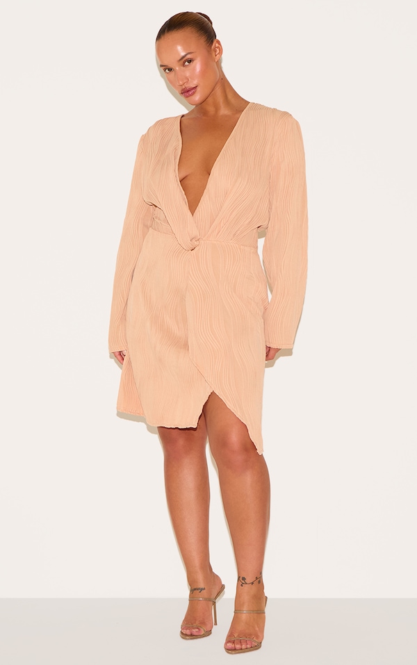 Plus Stone Plisse Wrap Front Dress | Plus Size | PrettyLittleThing USA