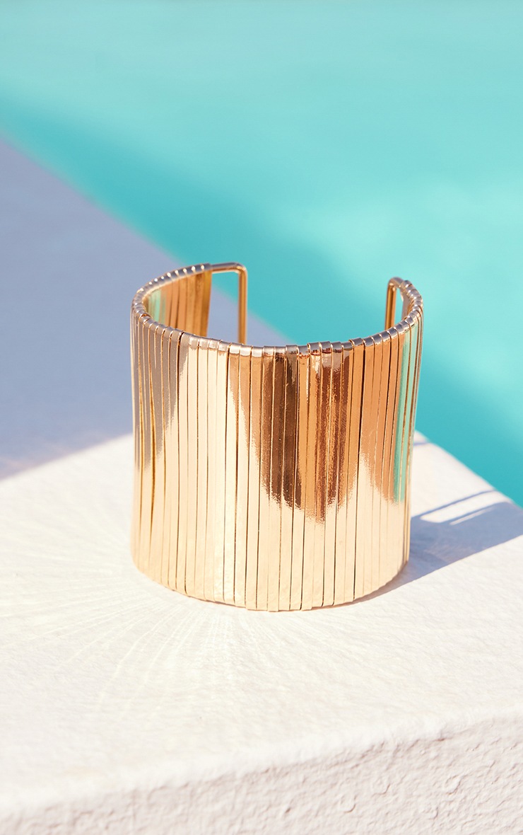 Gold Ridge Cuff Bangle | Accessories | PrettyLittleThing USA