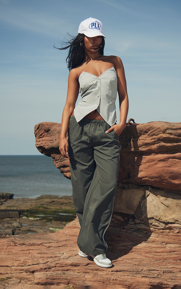 Autumn Outfits | Autumn Dresses & Clothing | PrettyLittleThing