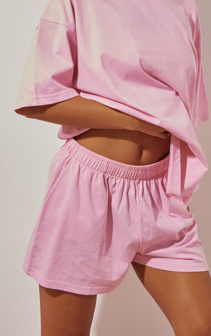 Short boxy oversize en coton rose bonbon | PrettyLittleThing FR