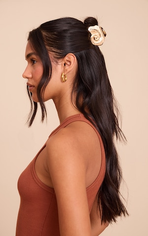 Gold Shell Claw Clip | Accessories | PrettyLittleThing AUS