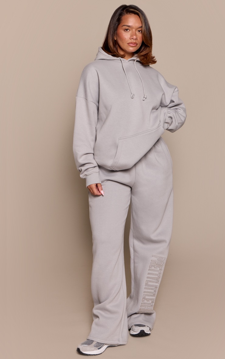 PRETTYLITTLETHING Shape Jogging Gris Doux | Shape | PLT FR