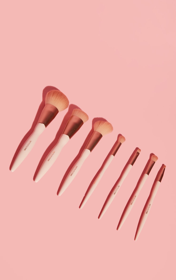 Prettylittlething 7 Piece Pink Face & Eye Brush Set | PrettyLittleThing