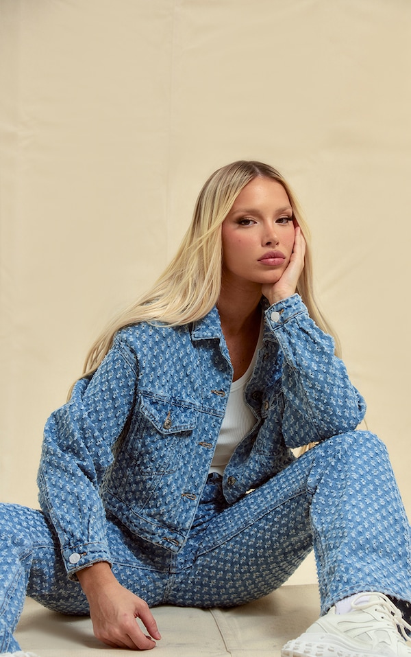 Light Blue Wash Textured Cropped Denim Jacket | PrettyLittleThing AUS