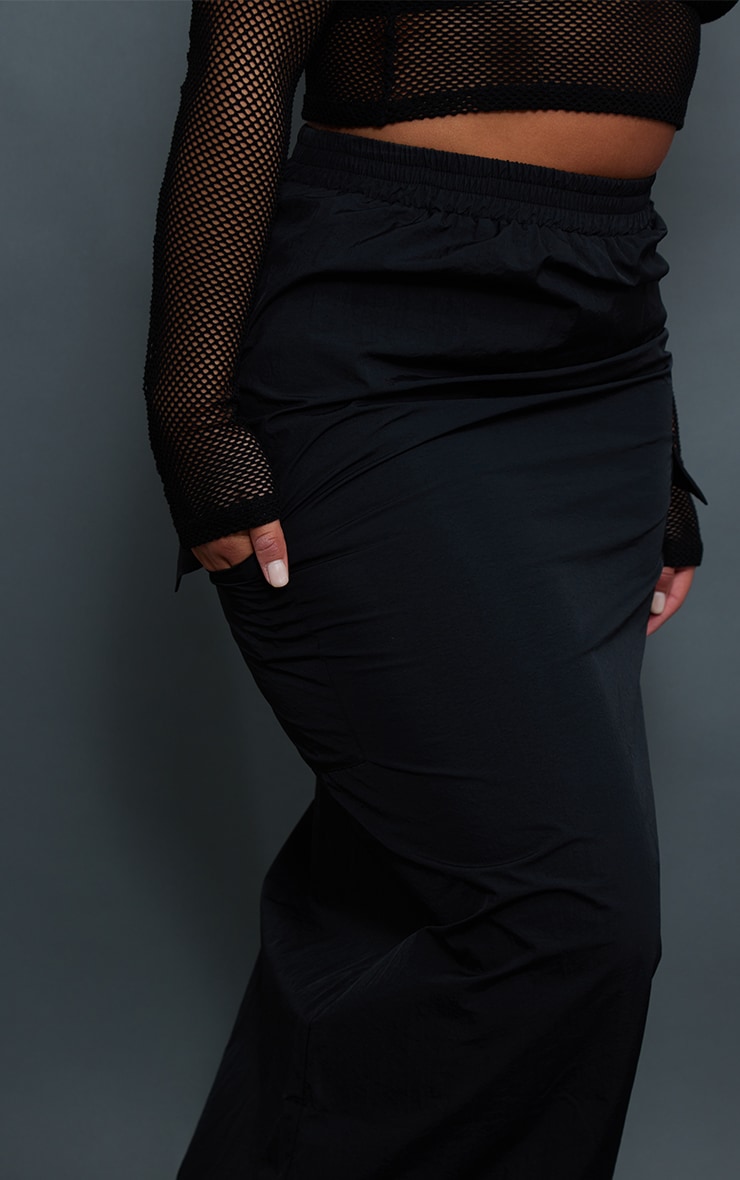 Jupe Cargo Longue Style Parachute Noire À Poches | PrettyLittleThing FR