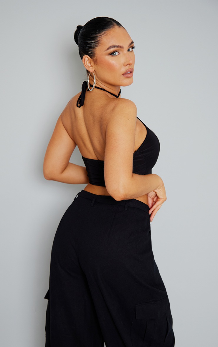 Crop top dos nu noir à découpes multiples | PrettyLittleThing FR