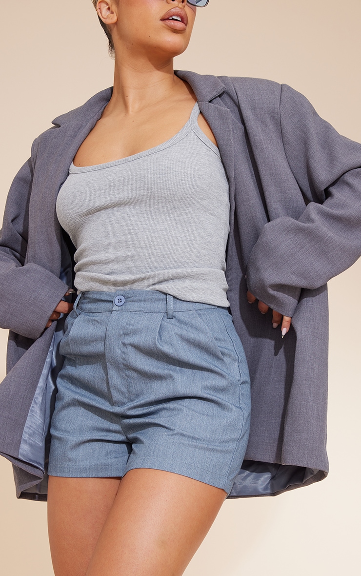 Short de ville ajusté gris tissé | PrettyLittleThing FR