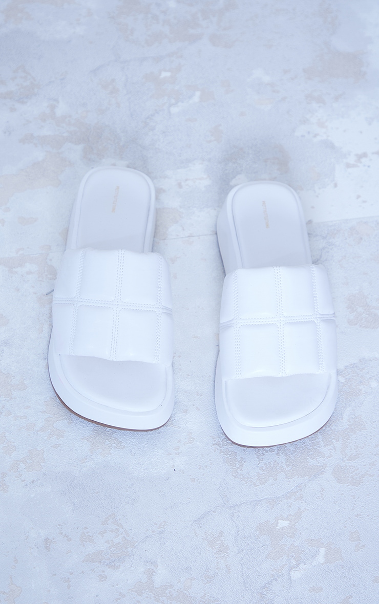 White Pu Square Thick Quilted Padded Strap Sliders | PrettyLittleThing