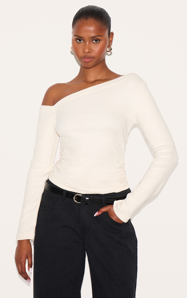 One Shoulder Tops | One Sleeve Tops | PrettyLittleThing