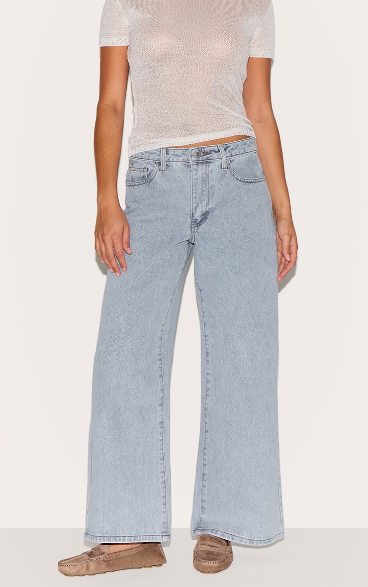 Petite Blue Low Rise Wide Leg Jeans | Petite | PrettyLittleThing AUS