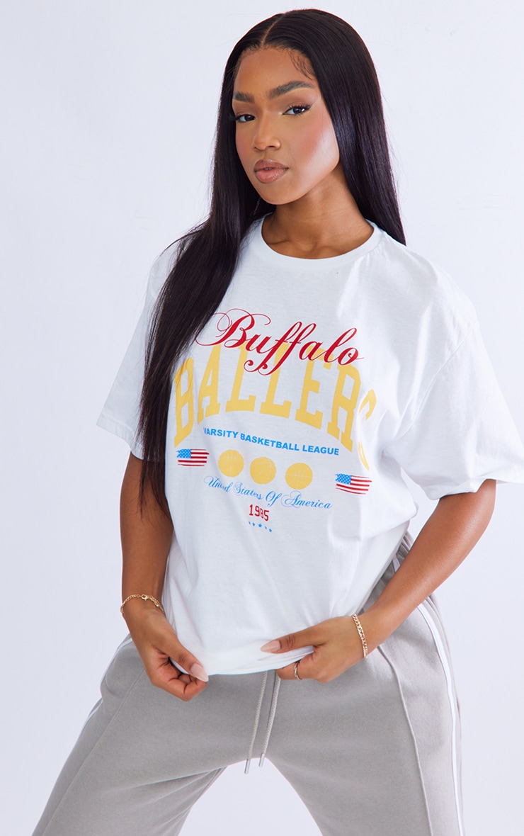T-shirt Blanc À Slogan Ballers | PrettyLittleThing FR