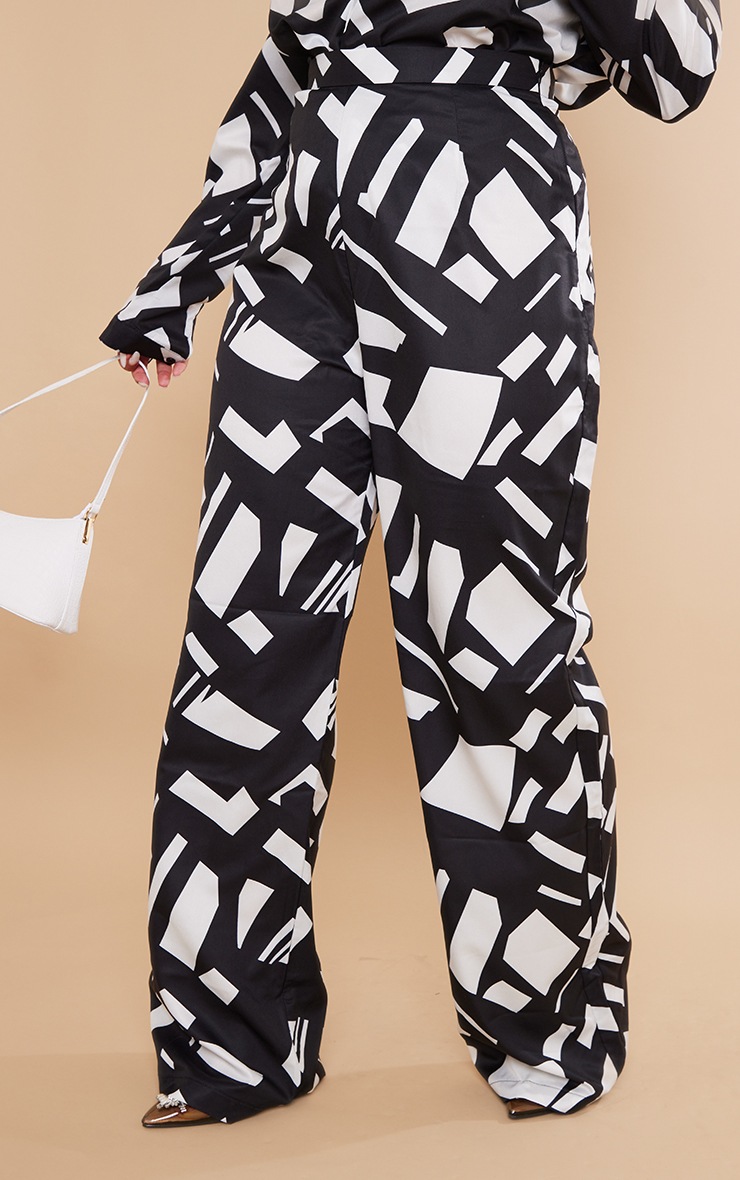 Plus Black Abstract Print Wide Leg Pant | Plus Size | PrettyLittleThing USA