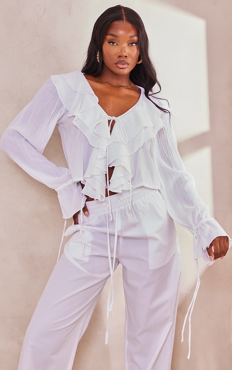 Tall Blouse En Étamine Blanche À Volants Nouée Devant | PrettyLittleThing FR