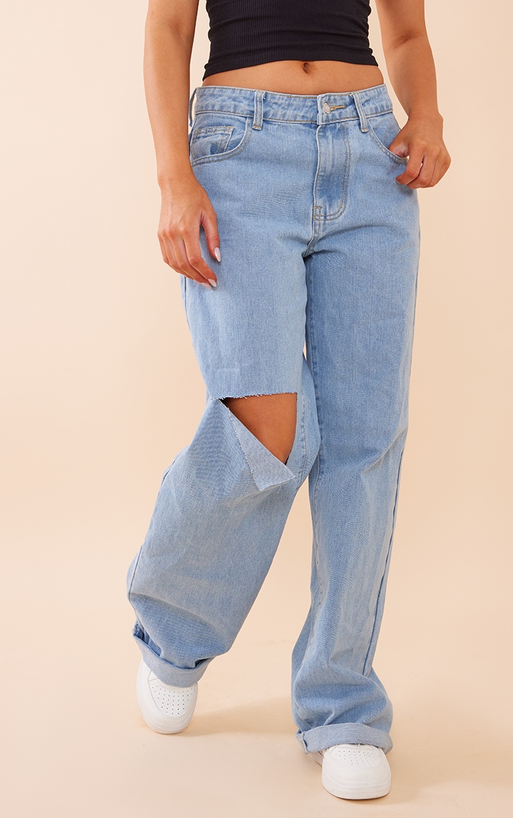 Light Wash Low Rise Ripped Baggy Boyfriend Jeans | PrettyLittleThing IE