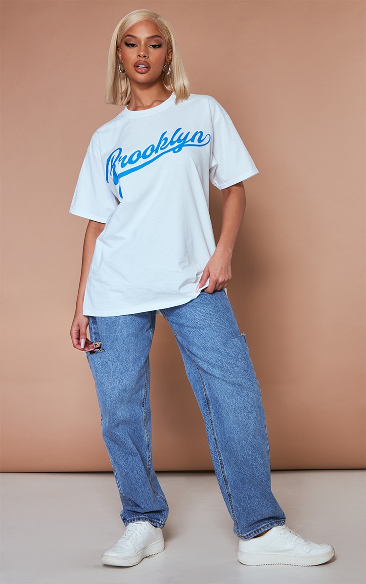 T-shirt Blanc Oversize Imprimé Brooklyn | PrettyLittleThing FR