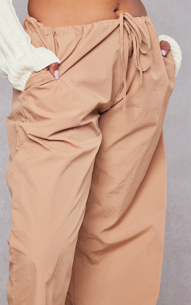 Mocha Lightweight Parachute Toggle Cargo'S | PrettyLittleThing