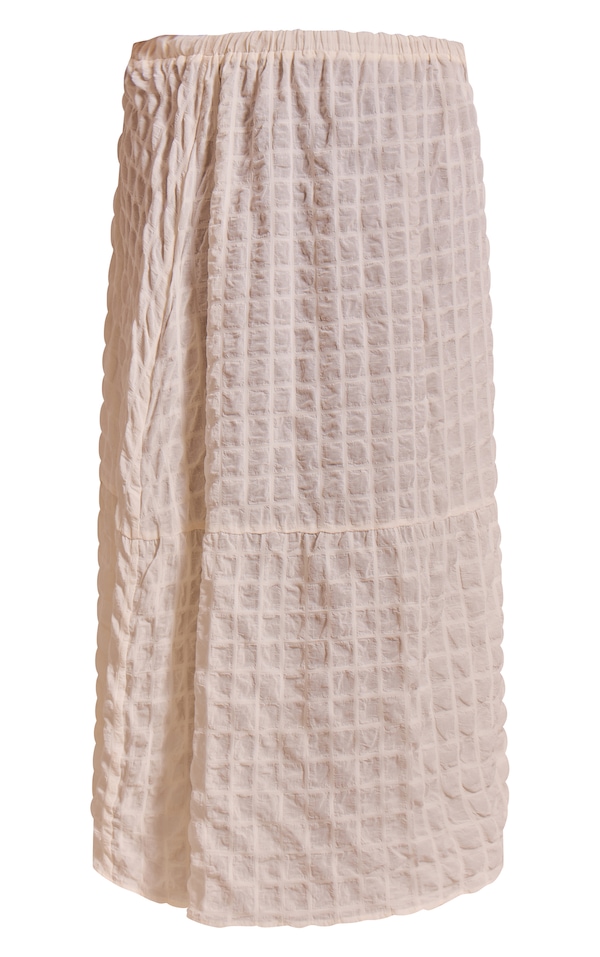 Plus Cream Textured Shirred Maxi Skirt | Plus Size | PrettyLittleThing USA