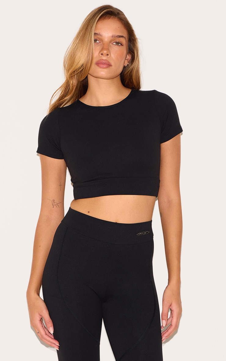 Underboob Tops | PrettyLittleThing USA