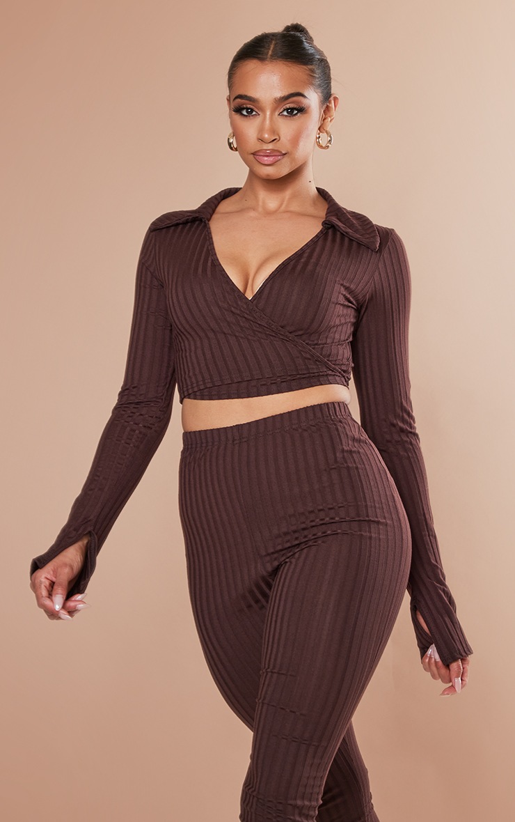 Top Cache-coeur Côtelé Chocolat À Décolleté Plongeant | Ensembles ...