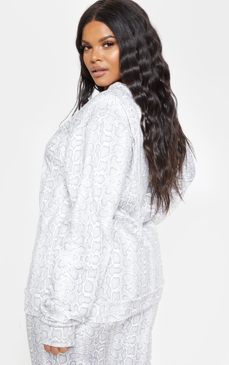 Plus Grey Snakeskin Sweater | Plus Size | PrettyLittleThing