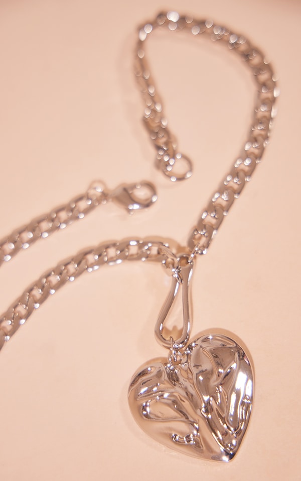 Silver Molten Heart Chain Necklace | Accessories | PrettyLittleThing USA