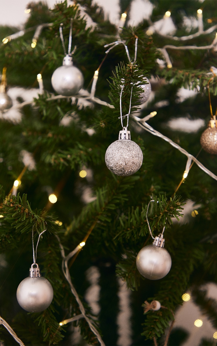 Silver Small Baubles Set Of 20 | Home | PrettyLittleThing