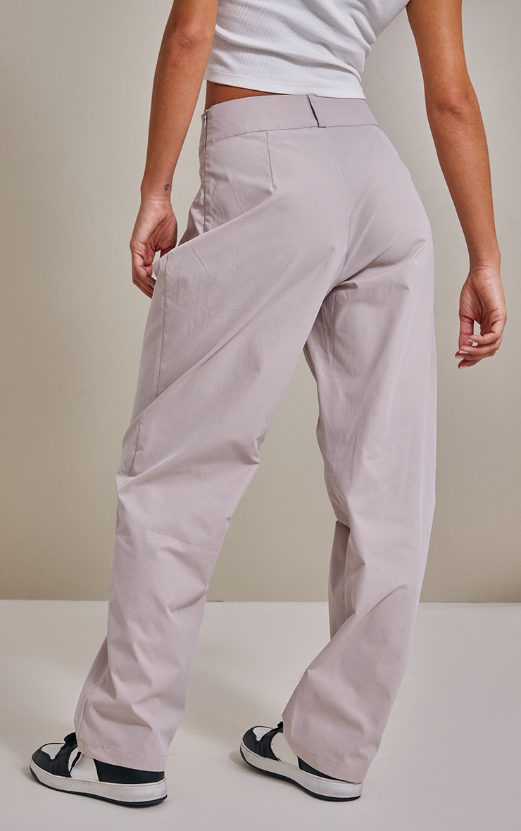 Stone Peach Skin Balloon Oversized Trousers | PrettyLittleThing IE