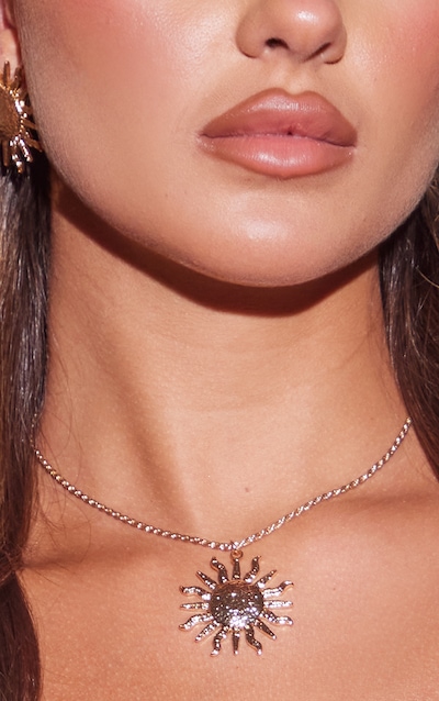 Gold necklaces | PrettyLittleThing