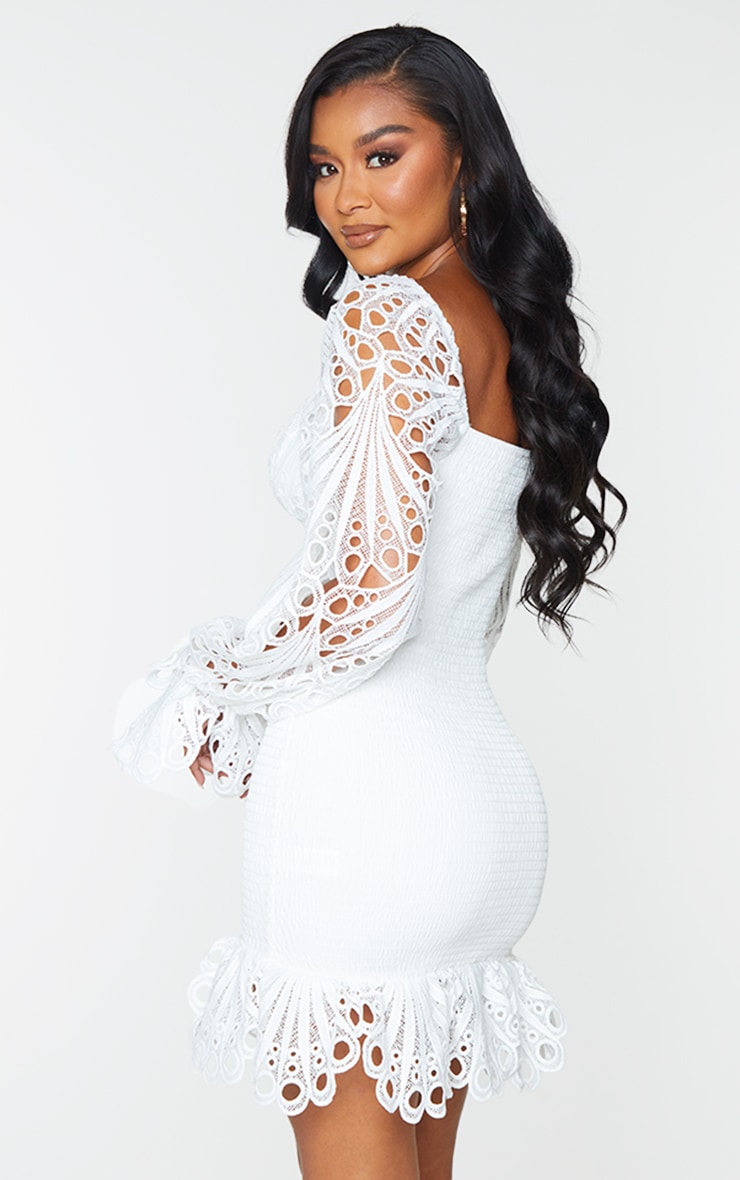 White Lace Sleeve Shirred Bodycon Dress | PrettyLittleThing CA