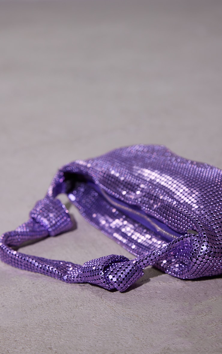 Mini sac à main en cotte de mailles lilas à noeuds | PrettyLittleThing FR
