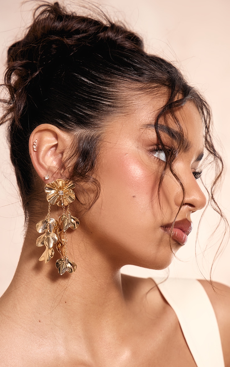 Gold statement jewellery | PrettyLittleThing IE