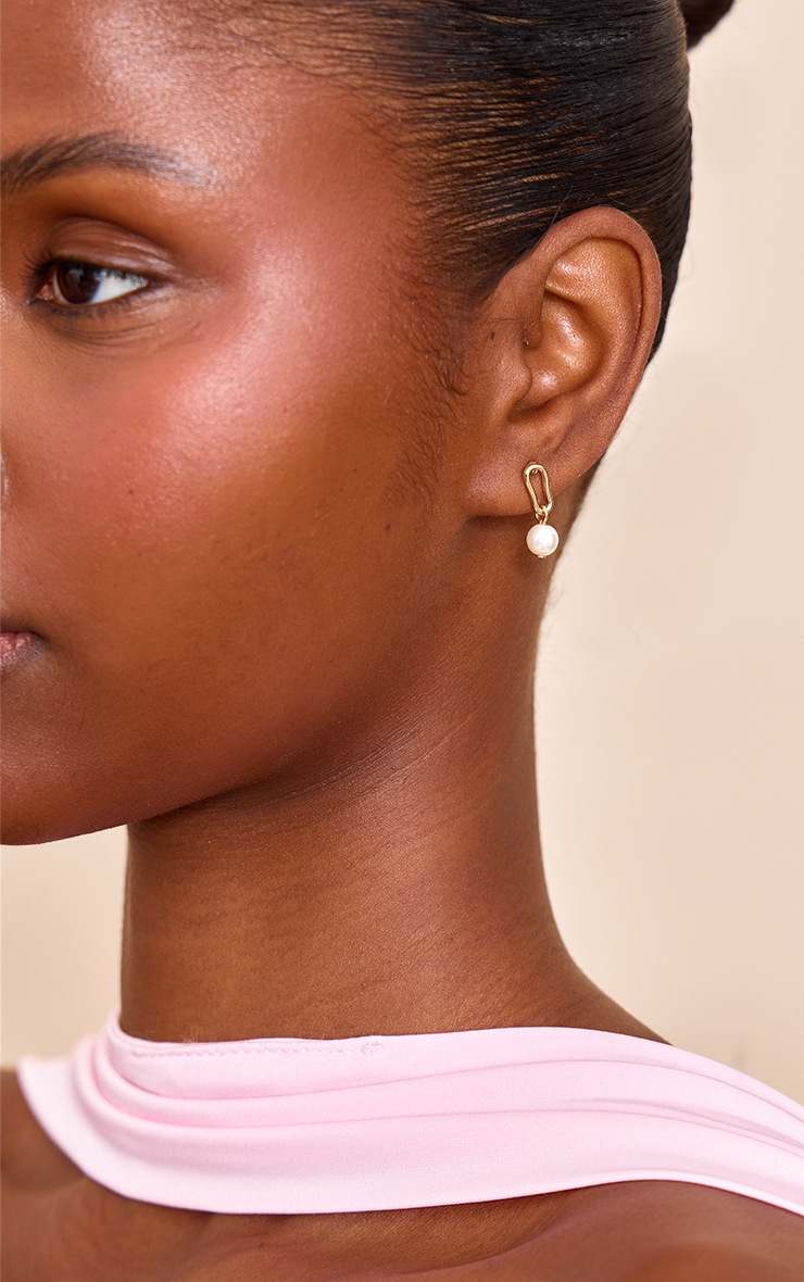 Gold Oval Studs With Pearl Detail | Accessories | PrettyLittleThing CA