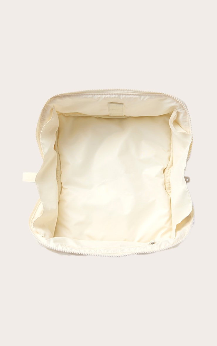 The Flat Lay Co. Marshmallow Open Flat Box Bag In Vanilla | Beauty | PLT