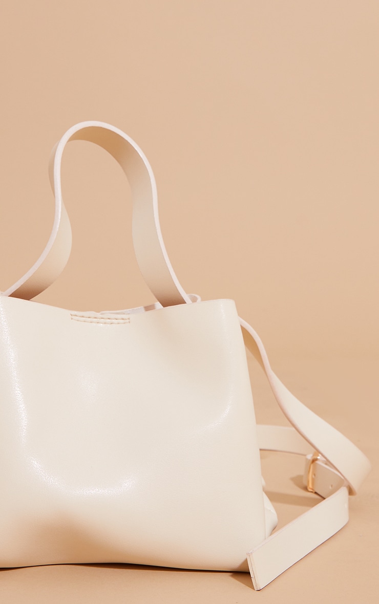 Cream Squared Bucket Cross Body Bag | PrettyLittleThing AUS