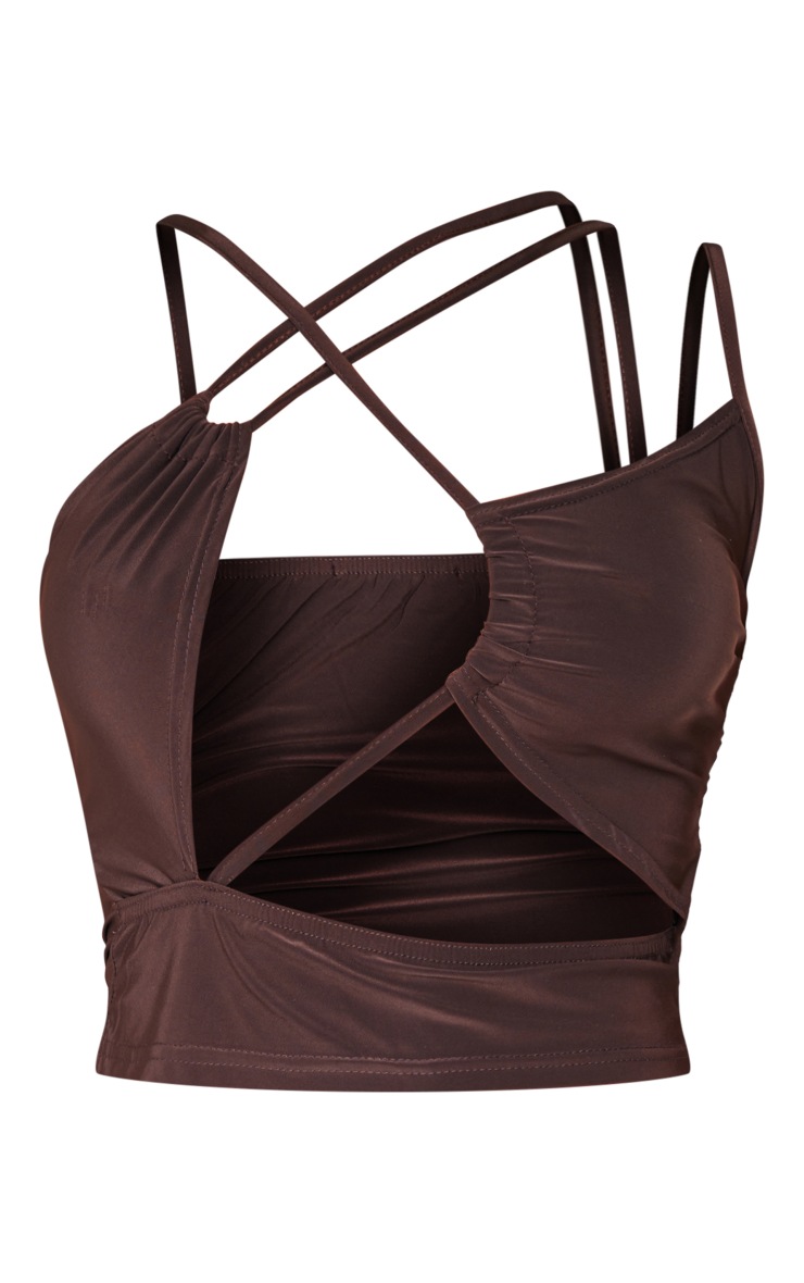 Crop top moulant chocolat à bretelles multiples | PrettyLittleThing FR