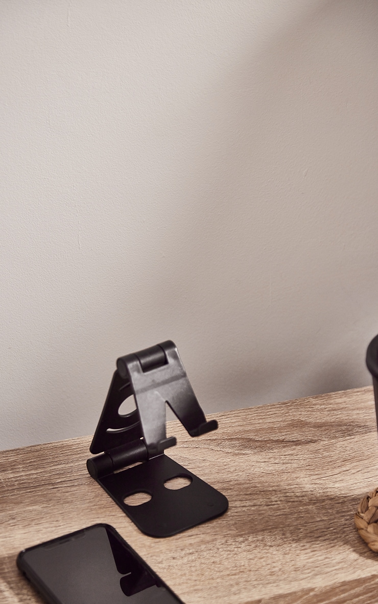 Black Adjustable Phone Holder | Accessories | PrettyLittleThing CA