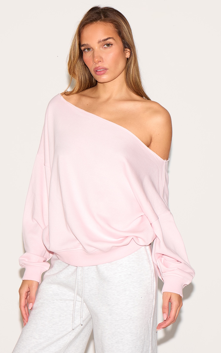 Baby Pink Oversized Off Shoulder Sweatshirt | Sweat | PrettyLittleThing
