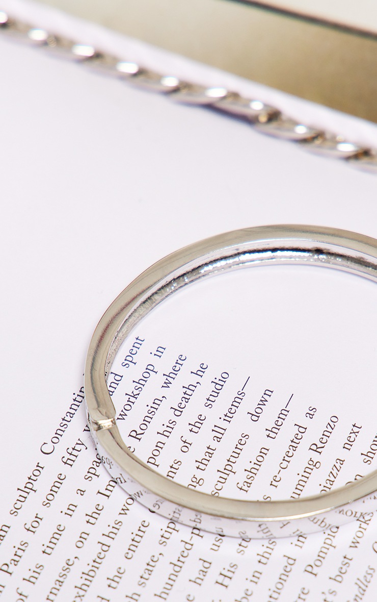 Silver Chunky Clasp Bangle | Accessories | PrettyLittleThing USA