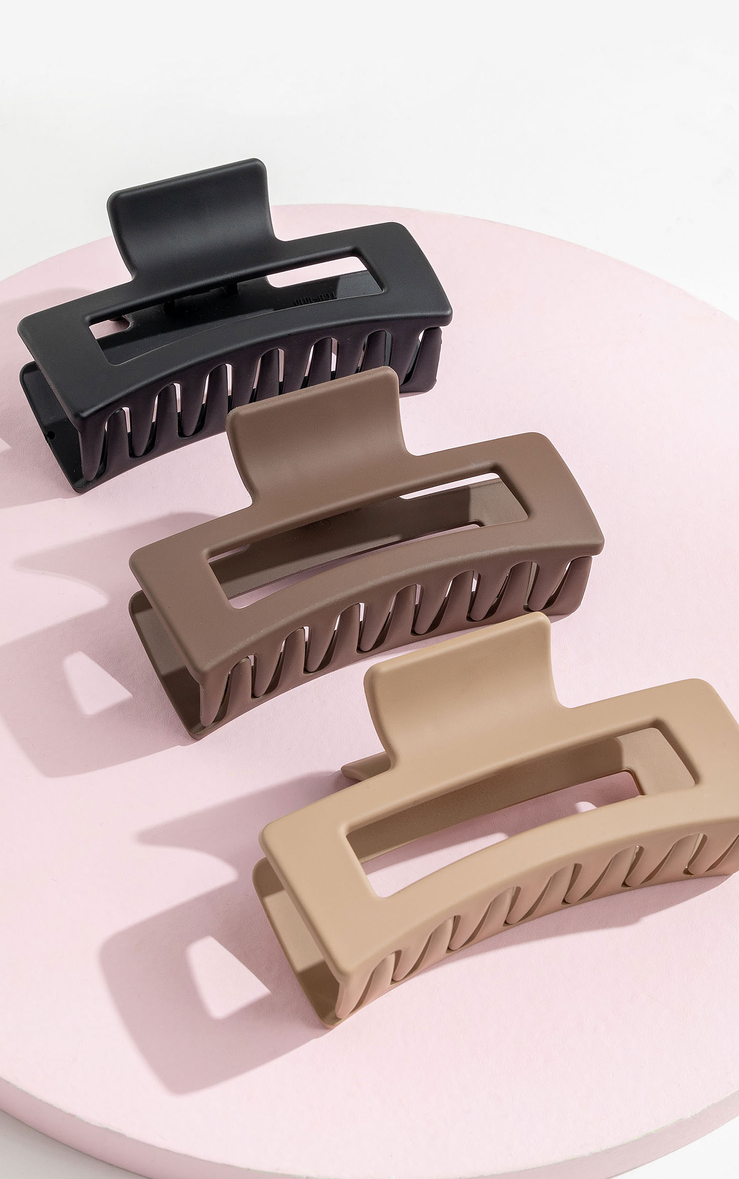 Brushworks Classic Claw Clips | Beauty | PrettyLittleThing AUS