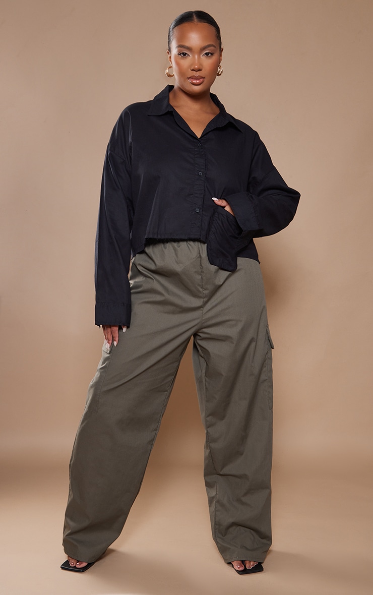 Plus Chemise Courte Noire À Détail Poche | Plus | PrettyLittleThing FR